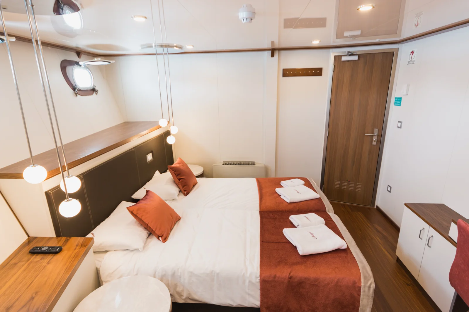 MV Avangard | Deluxe Superior Ship with Katarina Line