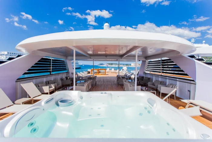 MV Avangard | Deluxe Superior Ship with Katarina Line