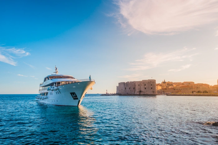 MV Avangard | Deluxe Superior Ship with Katarina Line